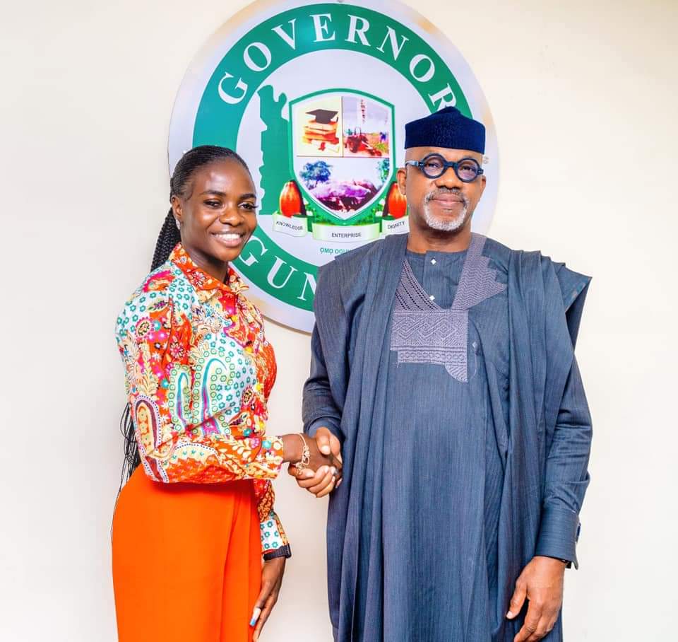 Photo News Abiodun Donates House N5m To Tobi Amusan Western Post
